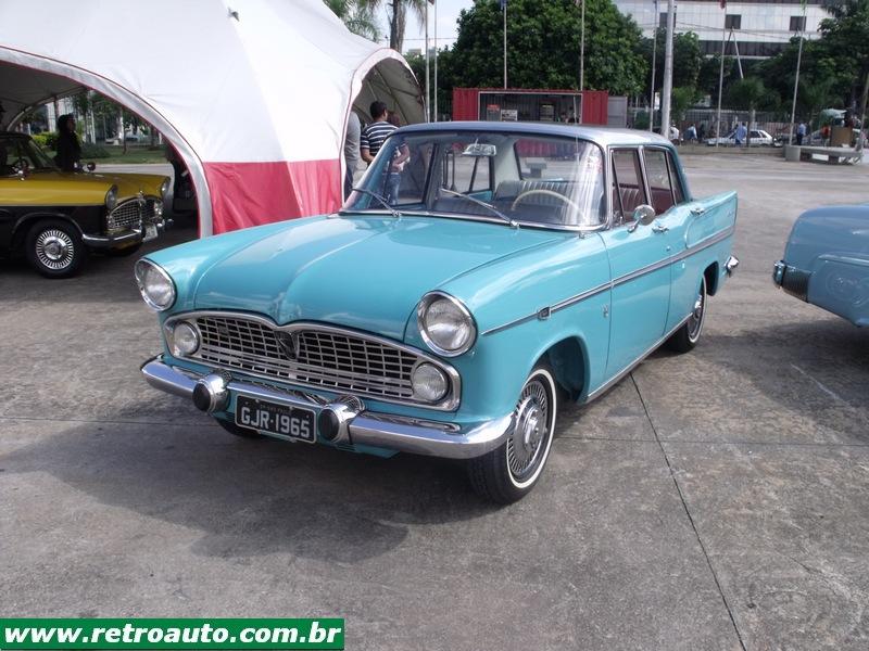 Simca Chambord: O primeiro automóvel brasileiro com motor V8 ...