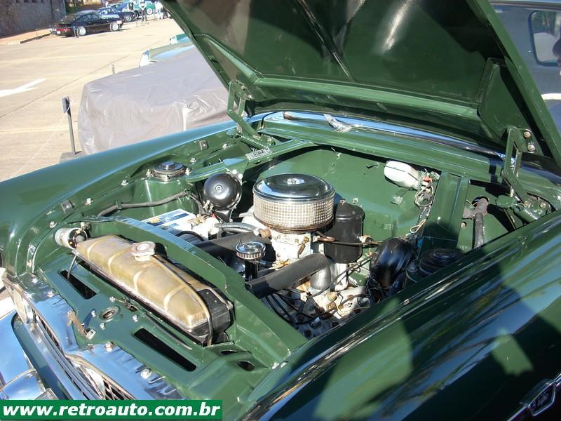 Simca Chambord: O primeiro automóvel brasileiro com motor V8 ...
